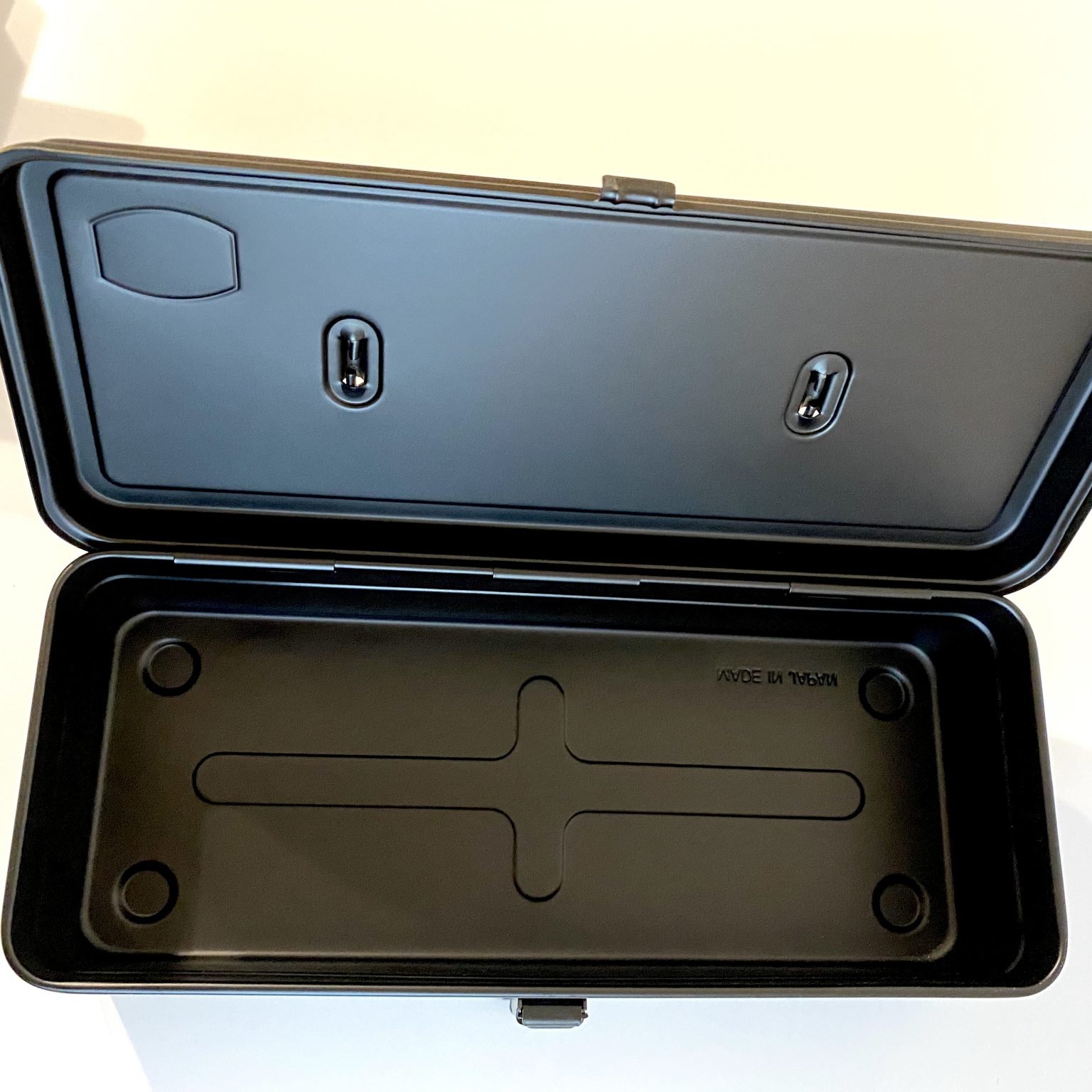 Toyo Tool Box Metall rot groß | typopoetry